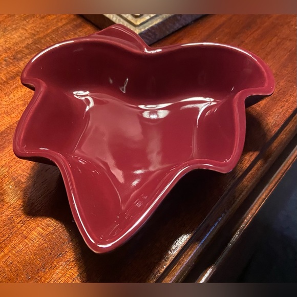 Cerutil Stoneware | Accents | Cerutil Stoneware Leaf Shape Bowl | Poshmark